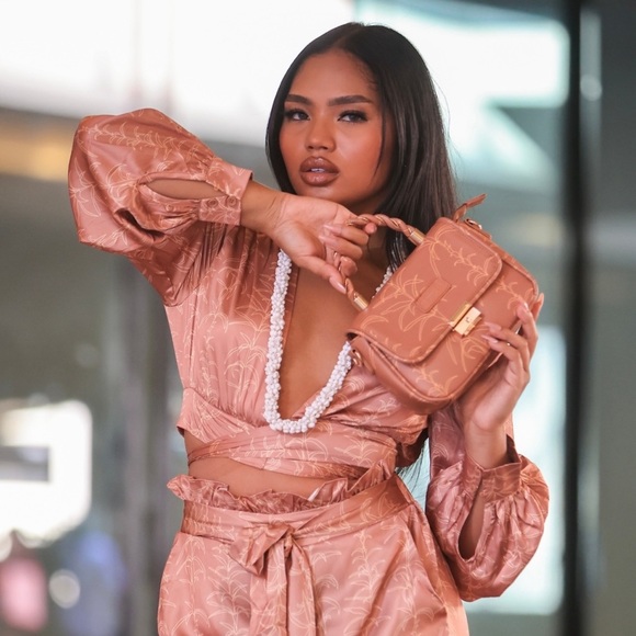 Lexbreezy Hawaii | Tops | Nwt Lexbreezy Hawaii La Hanau Tiare Rose Blouse Modern Aloha Wear ...